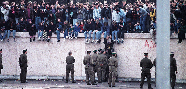 Berlin Wall Opening Brandenburg Gate 2 – THOMAS FARR